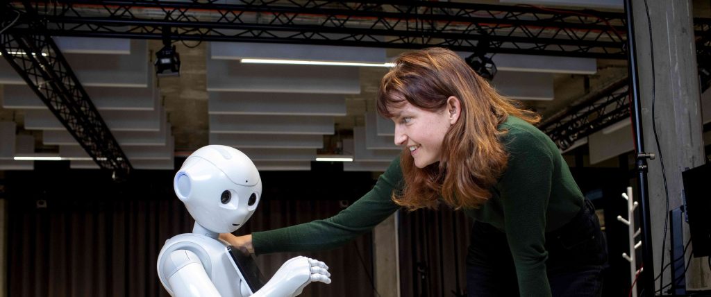 Consistent guidance, happier learners: A new SCIoI study on robotic tutors ...